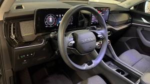 Melns Skoda Kodiaq 2025 Rīga, ar dzinēja tilpumu 1.50 L un nobraukumu 10 tūkst. km par 32900 €, foto 20 vietnē AUTOMOTO.COM.LV