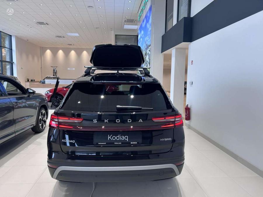 Black Skoda Kodiaq 2026 in Vilnius, with an engine capacity of 1.50 L and mileage of 2 thousand km for 37890 €, photo 6 on AUTOMOTO.COM.LV