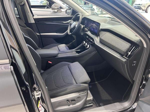 Melns Skoda Kodiaq 2026 Viļņa, ar dzinēja tilpumu 1.50 L un nobraukumu 2 tūkst. km par 37890 €, foto 8 vietnē AUTOMOTO.COM.LV