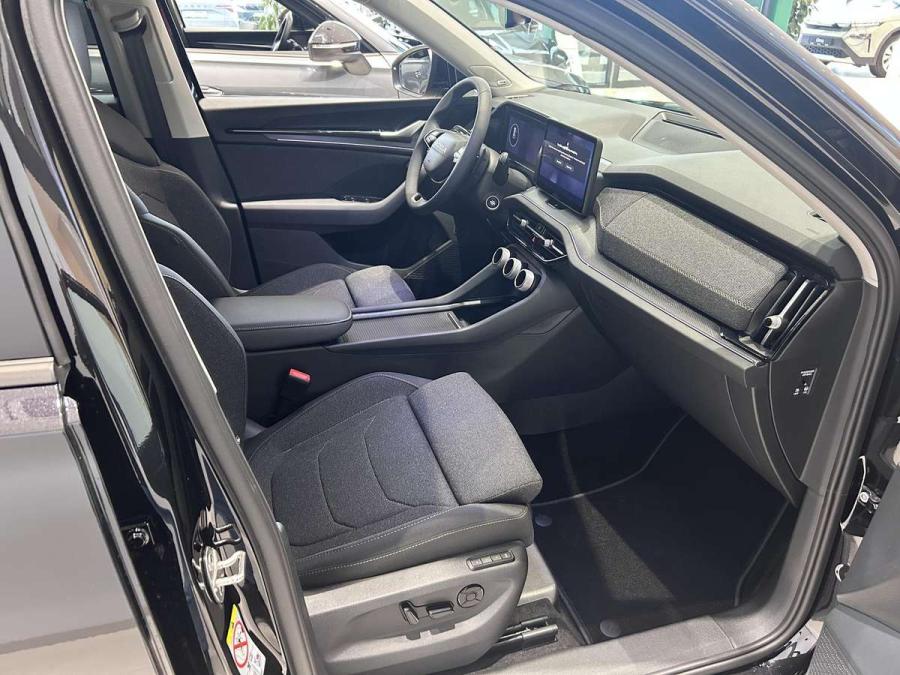 Black Skoda Kodiaq 2026 in Vilnius, with an engine capacity of 1.50 L and mileage of 2 thousand km for 37890 €, photo 9 on AUTOMOTO.COM.LV