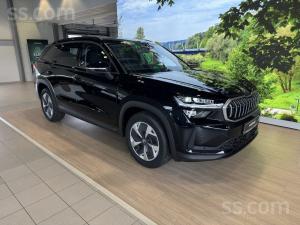 Melns Skoda Kodiaq 2026 Valmiera, ar dzinēja tilpumu 1.50 L un nobraukumu 0 tūkst. km par 42400 €, foto  vietnē AUTOMOTO.COM.LV