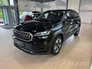 Melns Skoda Kodiaq 2026 Valmiera, ar dzinēja tilpumu 1.50 L un nobraukumu 0 tūkst. km par 42400 €, foto 4 vietnē AUTOMOTO.COM.LV