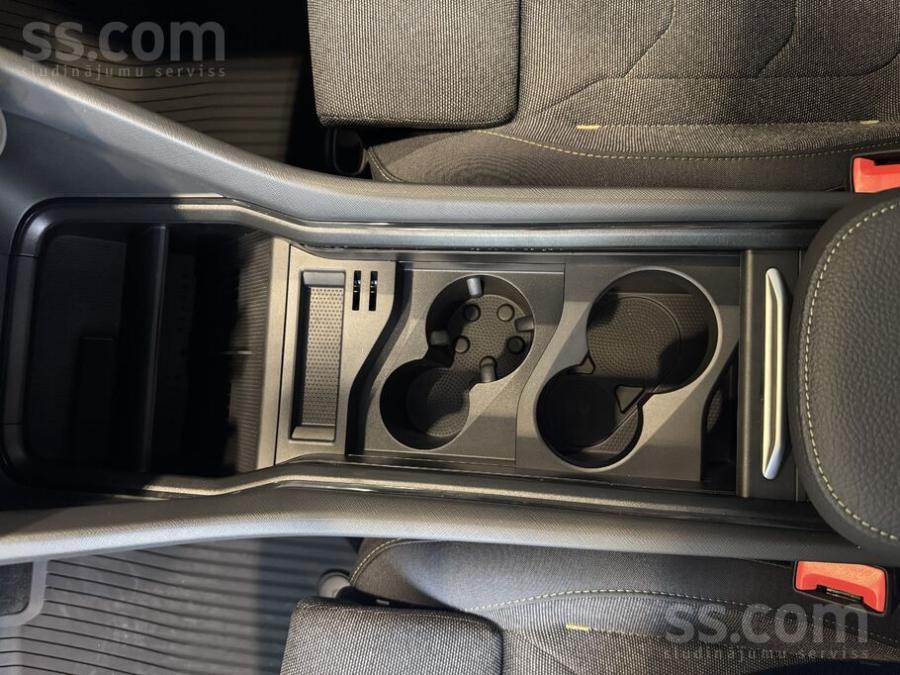 Melns Skoda Kodiaq 2026 Valmiera, ar dzinēja tilpumu 1.50 L un nobraukumu 0 tūkst. km par 42400 €, foto 14 vietnē AUTOMOTO.COM.LV