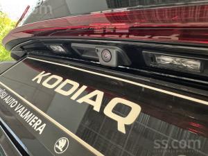 Melns Skoda Kodiaq 2026 Valmiera, ar dzinēja tilpumu 1.50 L un nobraukumu 0 tūkst. km par 42400 €, foto 24 vietnē AUTOMOTO.COM.LV