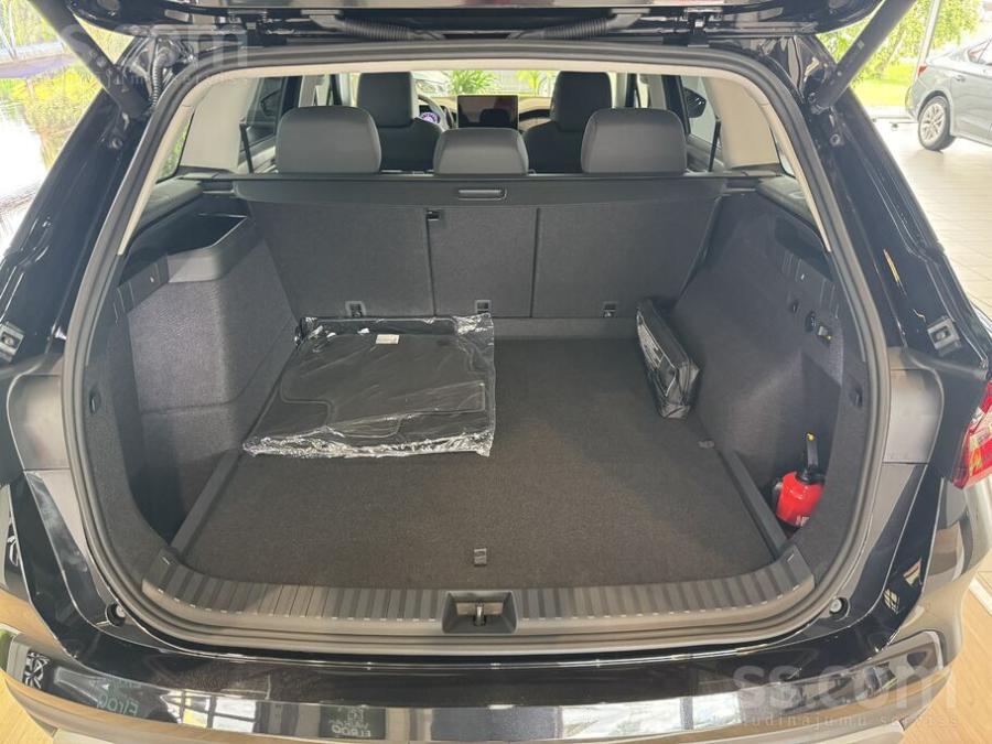 Melns Skoda Kodiaq 2026 Valmiera, ar dzinēja tilpumu 1.50 L un nobraukumu 0 tūkst. km par 42400 €, foto 26 vietnē AUTOMOTO.COM.LV