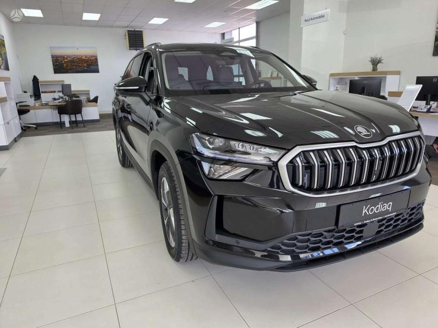 Черный Шкода Kodiaq 2026 в Шяуляй, объемом двигателя 1.97 л и пробегом 0 тыс. км за 46910 €, фото 3 на AUTOMOTO.COM.LV
