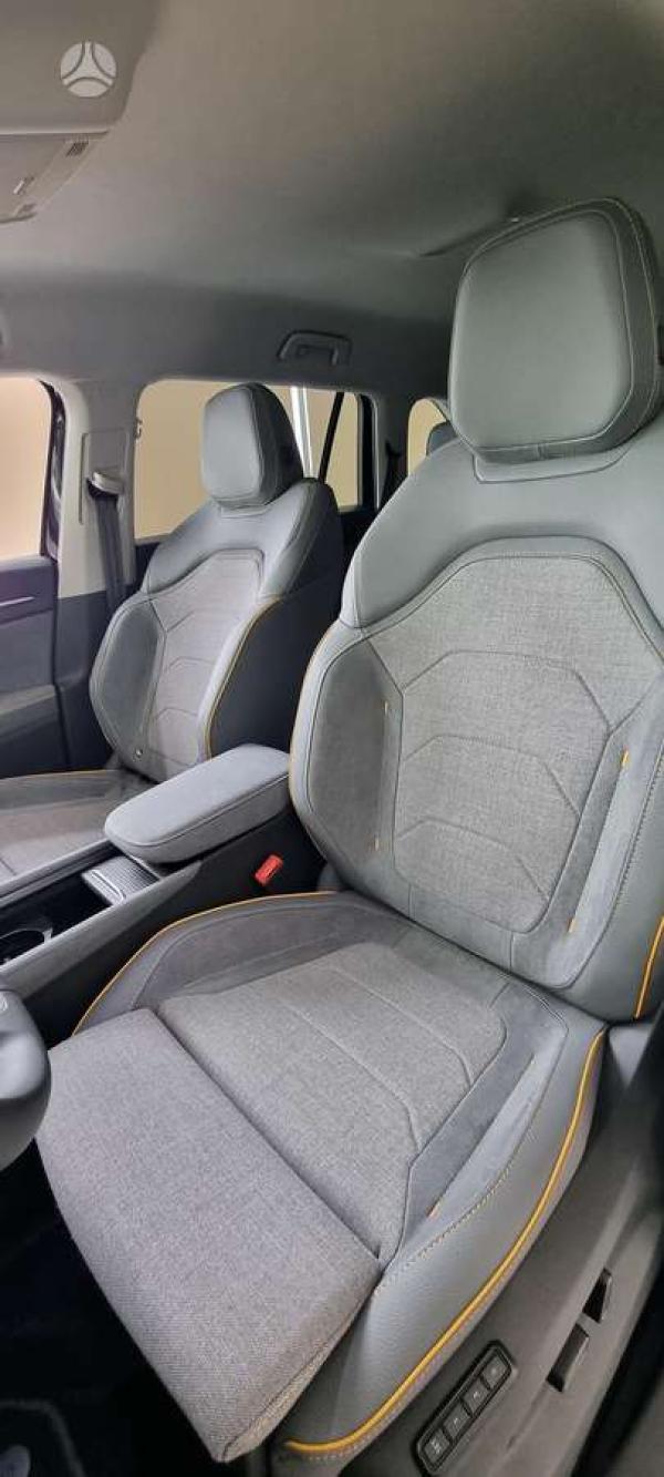 Black Skoda Kodiaq 2026 in Klaipeda, with an engine capacity of 1.50 L and mileage of 0 thousand km for 42500 €, photo 5 on AUTOMOTO.COM.LV