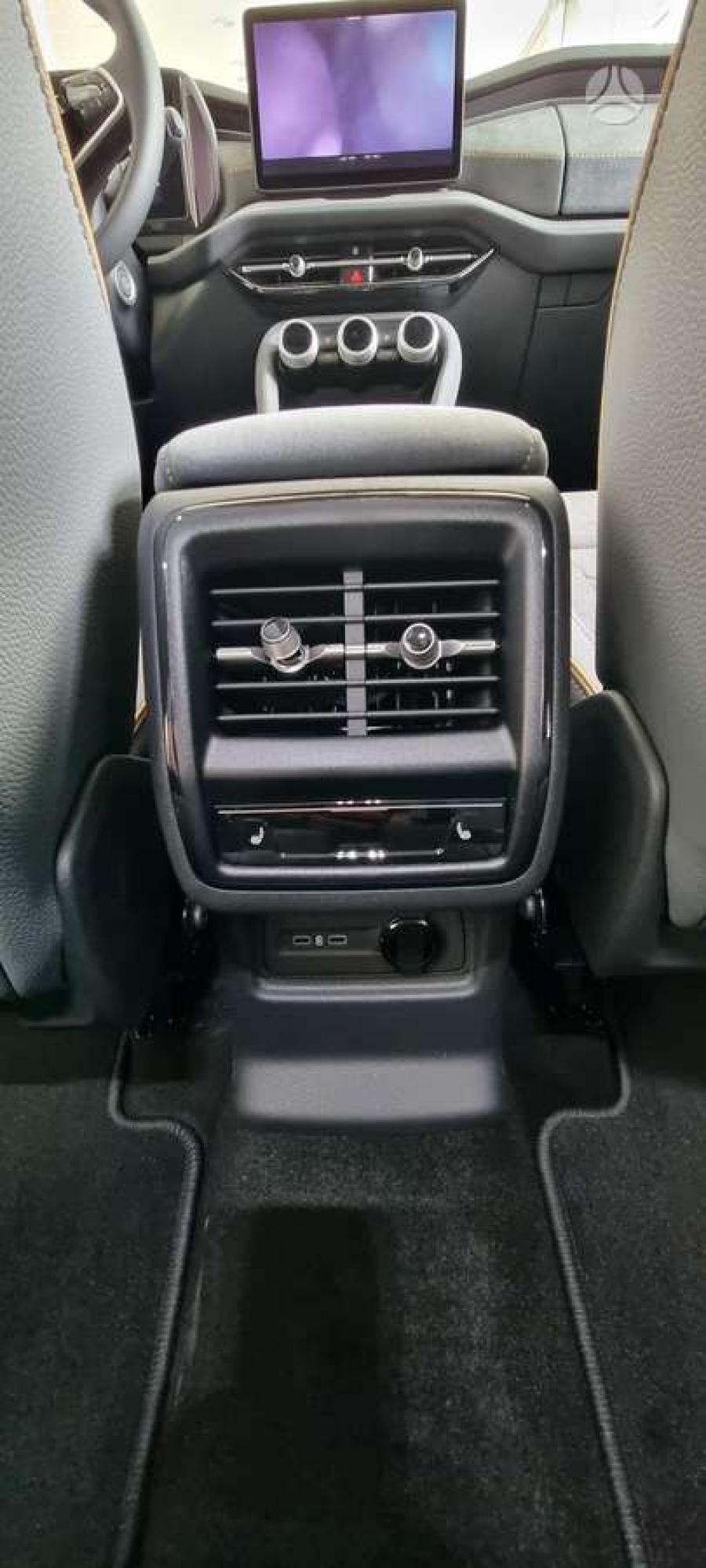 Black Skoda Kodiaq 2026 in Klaipeda, with an engine capacity of 1.50 L and mileage of 0 thousand km for 42500 €, photo 8 on AUTOMOTO.COM.LV