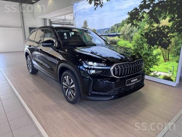 Melns Skoda Kodiaq 2026 Valmiera, ar dzinēja tilpumu 1.50 L un nobraukumu 0 tūkst. km par 45500 €, foto 1 vietnē AUTOMOTO.COM.LV