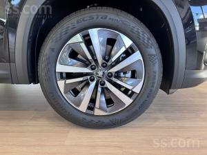 Melns Skoda Kodiaq 2026 Valmiera, ar dzinēja tilpumu 1.50 L un nobraukumu 0 tūkst. km par 45500 €, foto 8 vietnē AUTOMOTO.COM.LV