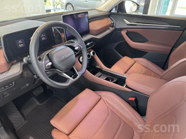 Melns Skoda Kodiaq 2026 Valmiera, ar dzinēja tilpumu 1.50 L un nobraukumu 0 tūkst. km par 45500 €, foto 9 vietnē AUTOMOTO.COM.LV