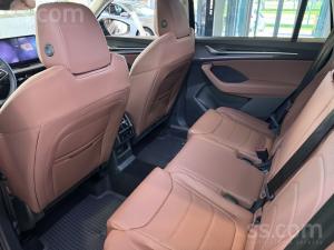 Melns Skoda Kodiaq 2026 Valmiera, ar dzinēja tilpumu 1.50 L un nobraukumu 0 tūkst. km par 45500 €, foto 12 vietnē AUTOMOTO.COM.LV