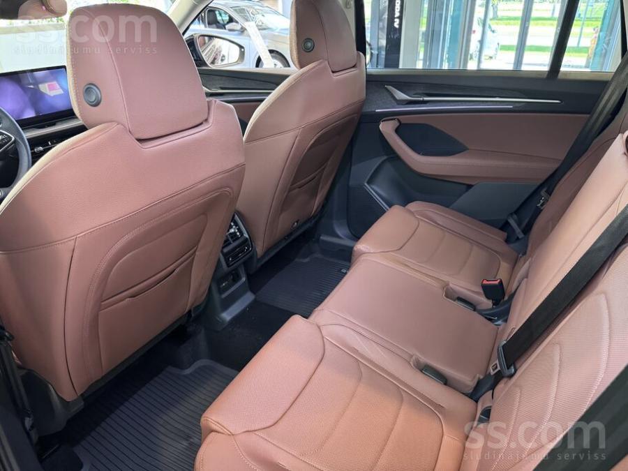 Melns Skoda Kodiaq 2026 Valmiera, ar dzinēja tilpumu 1.50 L un nobraukumu 0 tūkst. km par 45500 €, foto 12 vietnē AUTOMOTO.COM.LV