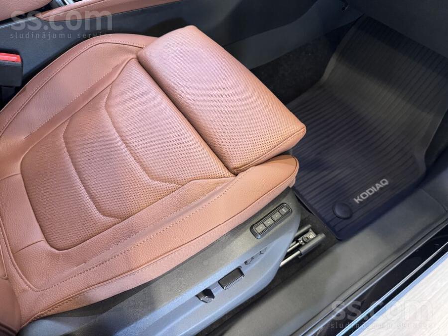 Melns Skoda Kodiaq 2026 Valmiera, ar dzinēja tilpumu 1.50 L un nobraukumu 0 tūkst. km par 45500 €, foto 16 vietnē AUTOMOTO.COM.LV