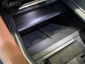 Melns Skoda Kodiaq 2026 Valmiera, ar dzinēja tilpumu 1.50 L un nobraukumu 0 tūkst. km par 45500 €, foto 19 vietnē AUTOMOTO.COM.LV