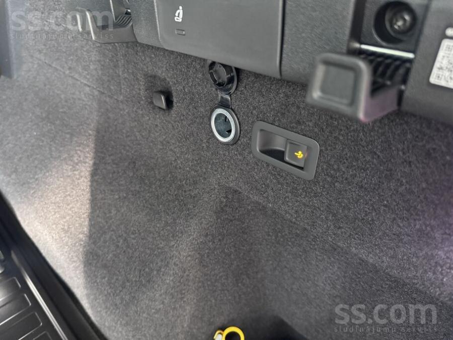 Melns Skoda Kodiaq 2026 Valmiera, ar dzinēja tilpumu 1.50 L un nobraukumu 0 tūkst. km par 45500 €, foto 27 vietnē AUTOMOTO.COM.LV