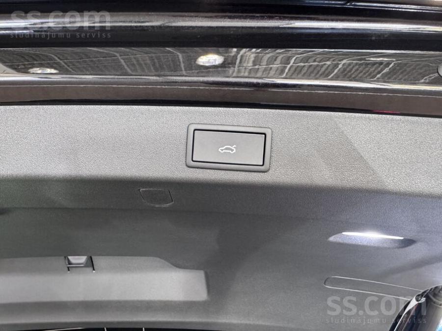 Melns Skoda Kodiaq 2026 Valmiera, ar dzinēja tilpumu 1.50 L un nobraukumu 0 tūkst. km par 45500 €, foto 30 vietnē AUTOMOTO.COM.LV