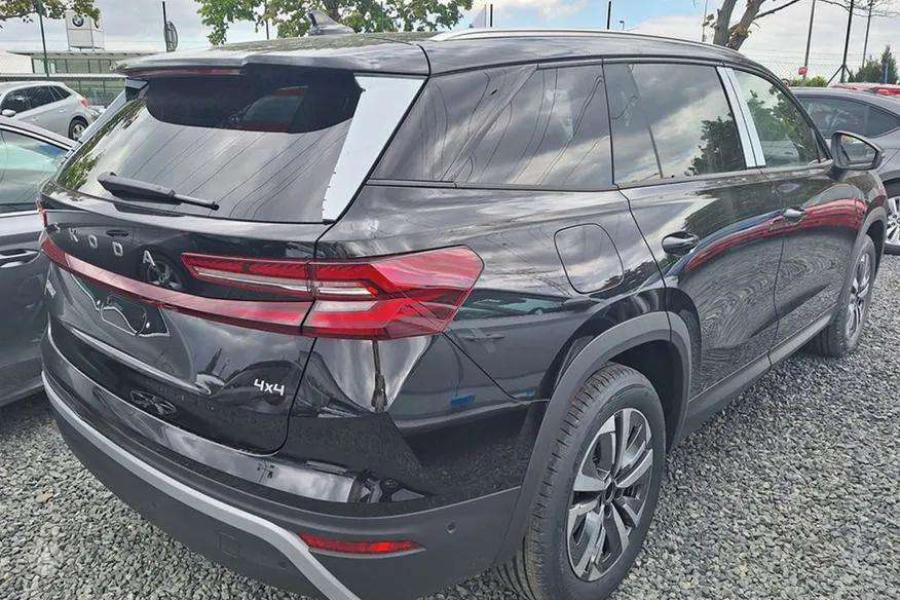 Melns Skoda Kodiaq 2026 Panevēža, ar dzinēja tilpumu 1.97 L un nobraukumu 0 tūkst. km par 48200 €, foto 5 vietnē AUTOMOTO.COM.LV