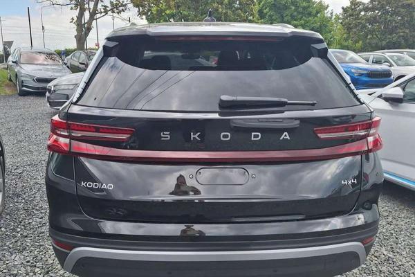 Black Skoda Kodiaq 2026 in Panevezys, with an engine capacity of 1.97 L and mileage of 0 thousand km for 48200 €, photo 6 on AUTOMOTO.COM.LV