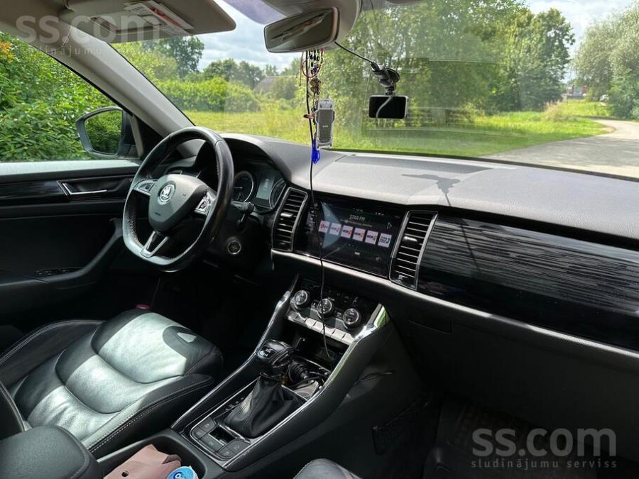 Black Skoda Kodiaq 2017 in Bauska, with an engine capacity of 2.00 L and mileage of 179 thousand km for 15500 €, photo 4 on AUTOMOTO.COM.LV