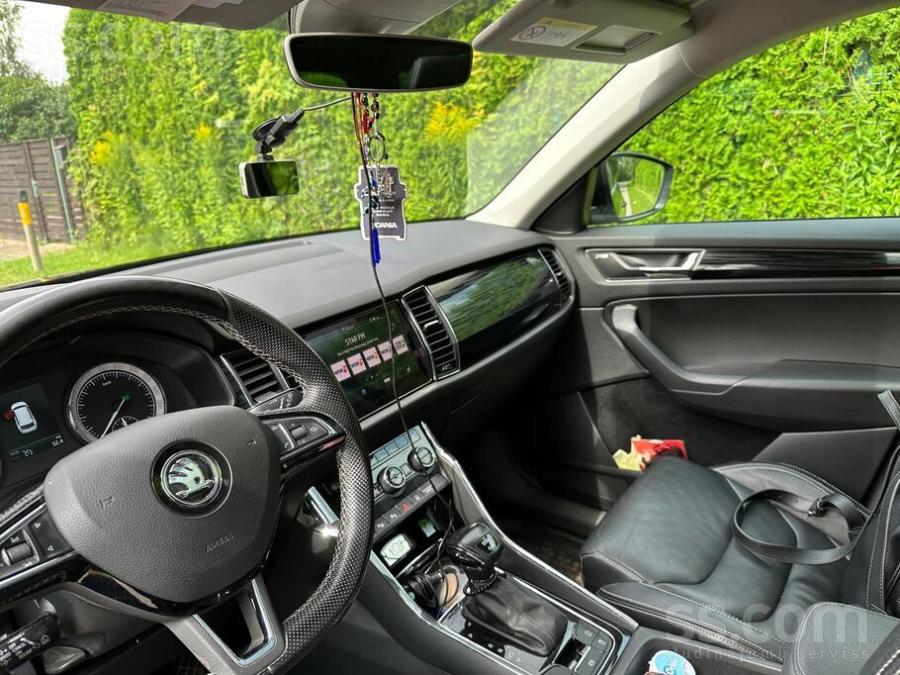 Black Skoda Kodiaq 2017 in Bauska, with an engine capacity of 2.00 L and mileage of 179 thousand km for 15500 €, photo 10 on AUTOMOTO.COM.LV