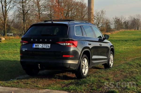 Melns Skoda Kodiaq 2020 Rīga, ar dzinēja tilpumu 1.50 L un nobraukumu 145 tūkst. km par 20500 €, foto 3 vietnē AUTOMOTO.COM.LV