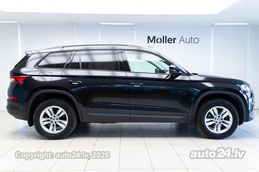 Melns Skoda Kodiaq 2023 Jehvi, ar dzinēja tilpumu 2.00 L un nobraukumu 68 tūkst. km par 30990 €, foto 3 vietnē AUTOMOTO.COM.LV