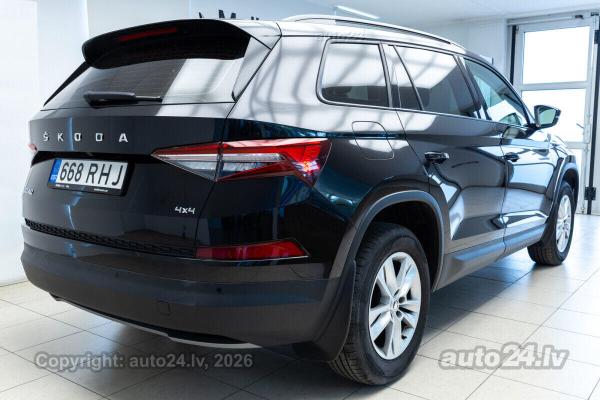 Black Skoda Kodiaq 2023 in Johvi, with an engine capacity of 2.00 L and mileage of 68 thousand km for 30990 €, photo 6 on AUTOMOTO.COM.LV
