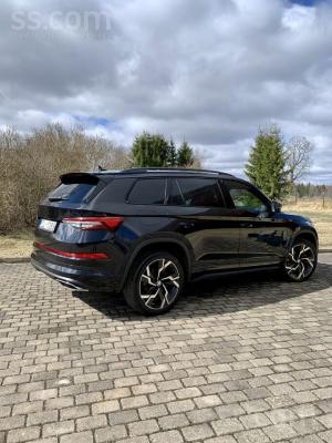 Melns Skoda Kodiaq 2023 Rīga, ar dzinēja tilpumu 2.00 L un nobraukumu 69 tūkst. km par 36000 €, foto 20 vietnē AUTOMOTO.COM.LV