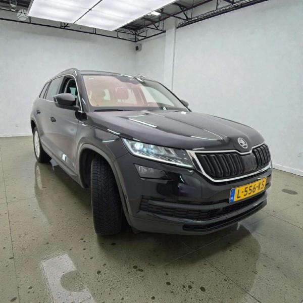Melns Skoda Kodiaq 2021 Viļņa, ar dzinēja tilpumu 1.50 L un nobraukumu 180 tūkst. km par 19300 €, foto 2 vietnē AUTOMOTO.COM.LV