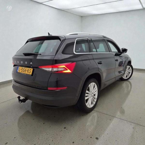 Melns Skoda Kodiaq 2021 Viļņa, ar dzinēja tilpumu 1.50 L un nobraukumu 180 tūkst. km par 19300 €, foto 3 vietnē AUTOMOTO.COM.LV