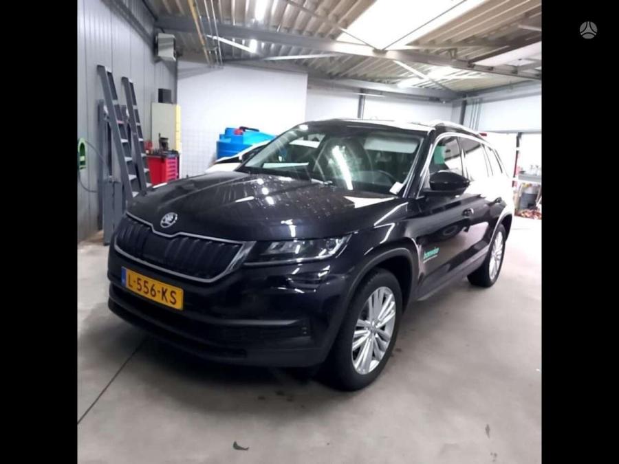 Black Skoda Kodiaq 2021 in Vilnius, with an engine capacity of 1.50 L and mileage of 190 thousand km for 21054 €, photo 5 on AUTOMOTO.COM.LV