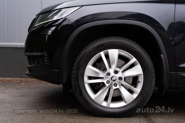 Black Skoda Kodiaq 2017 in Tallinn, with an engine capacity of 2.00 L and mileage of 119 thousand km for 18790 €, photo 6 on AUTOMOTO.COM.LV
