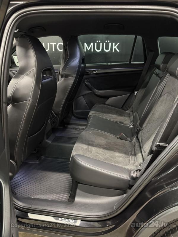Black Skoda Kodiaq 2018 in Tallinn, with an engine capacity of 2.00 L and mileage of 90 thousand km for 25995 €, photo 11 on AUTOMOTO.COM.LV