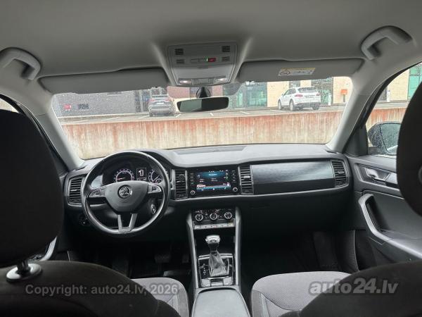 Melns Skoda Kodiaq 2019 Tallina, ar dzinēja tilpumu 2.00 L un nobraukumu 172 tūkst. km par 21500 €, foto 4 vietnē AUTOMOTO.COM.LV
