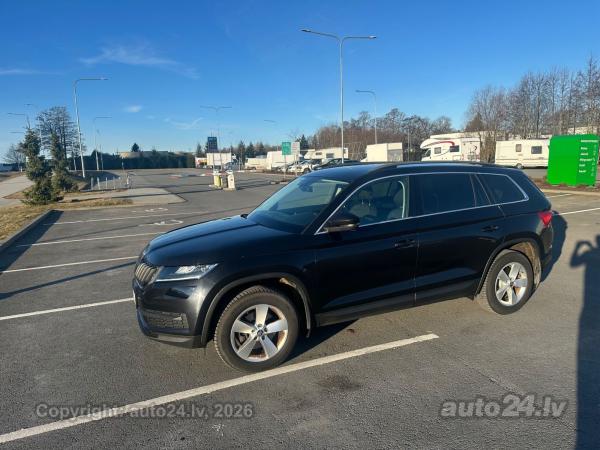 Melns Skoda Kodiaq 2019 Tallina, ar dzinēja tilpumu 2.00 L un nobraukumu 172 tūkst. km par 21500 €, foto 10 vietnē AUTOMOTO.COM.LV