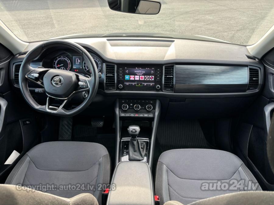 Melns Skoda Kodiaq 2020 Tallina, ar dzinēja tilpumu 1.50 L un nobraukumu 85 tūkst. km par 27800 €, foto 16 vietnē AUTOMOTO.COM.LV