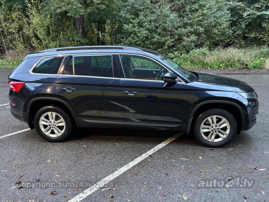 Black Skoda Kodiaq 2020 in Tallinn, with an engine capacity of 1.50 L and mileage of 141 thousand km for 21000 €, photo 5 on AUTOMOTO.COM.LV