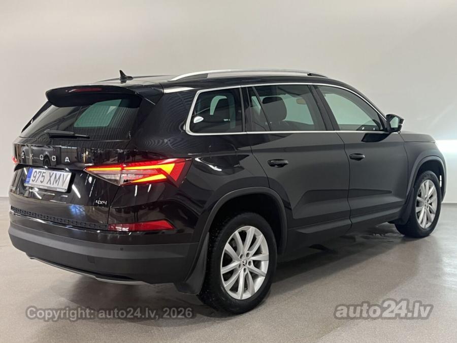 Melns Skoda Kodiaq 2021 Tallina, ar dzinēja tilpumu 2.00 L un nobraukumu 172 tūkst. km par 23900 €, foto 4 vietnē AUTOMOTO.COM.LV