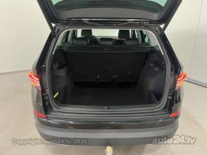 Melns Skoda Kodiaq 2021 Tallina, ar dzinēja tilpumu 2.00 L un nobraukumu 172 tūkst. km par 23900 €, foto 26 vietnē AUTOMOTO.COM.LV