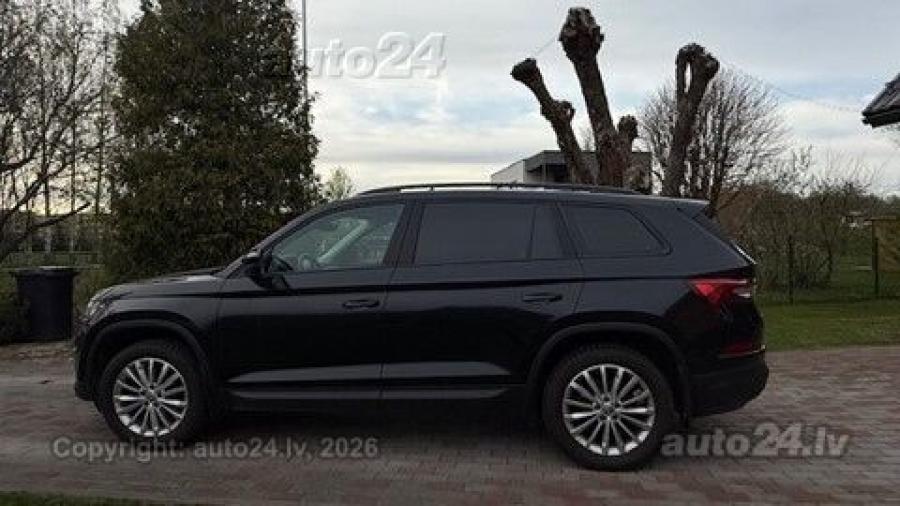 Черный Шкода Kodiaq 2021 в Таллин, объемом двигателя 1.50 л и пробегом 61 тыс. км за 26500 €, фото 3 на AUTOMOTO.COM.LV