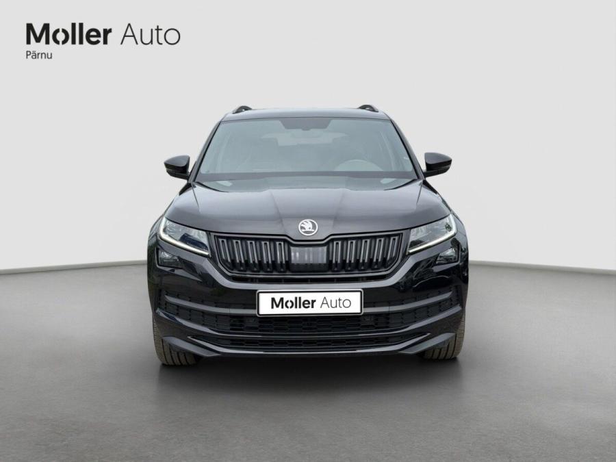 Black Skoda Kodiaq 2021 in Parnu, with an engine capacity of 1.50 L and mileage of 91 thousand km for 27400 €, photo 4 on AUTOMOTO.COM.LV