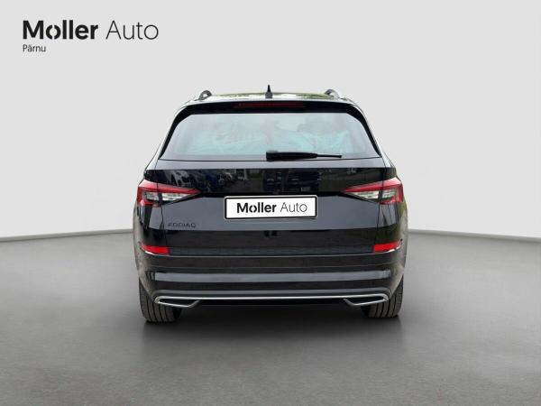 Melns Skoda Kodiaq 2021 Pērnava, ar dzinēja tilpumu 1.50 L un nobraukumu 91 tūkst. km par 27400 €, foto 4 vietnē AUTOMOTO.COM.LV