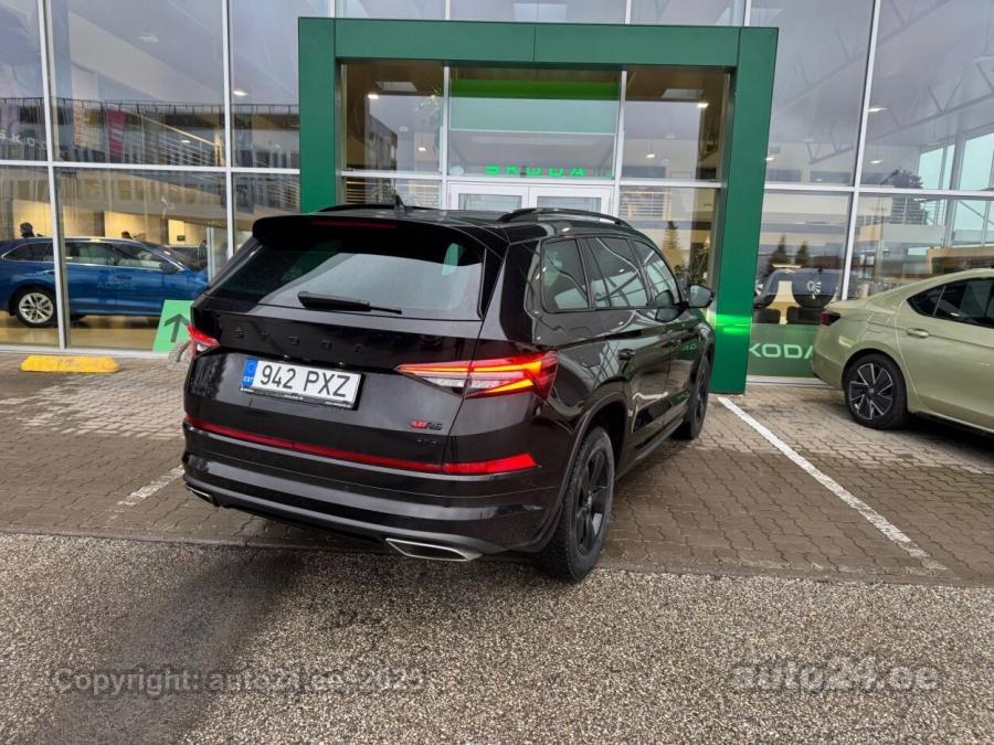 Melns Skoda Kodiaq 2022 Tartu, ar dzinēja tilpumu 2.00 L un nobraukumu 64 tūkst. km par 37900 €, foto 2 vietnē AUTOMOTO.COM.LV