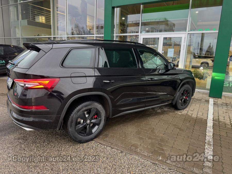 Melns Skoda Kodiaq 2022 Tartu, ar dzinēja tilpumu 2.00 L un nobraukumu 64 tūkst. km par 37900 €, foto 3 vietnē AUTOMOTO.COM.LV