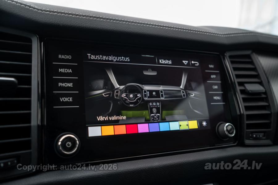 Melns Skoda Kodiaq 2022 Tartu, ar dzinēja tilpumu 2.00 L un nobraukumu 62 tūkst. km par 37900 €, foto 28 vietnē AUTOMOTO.COM.LV