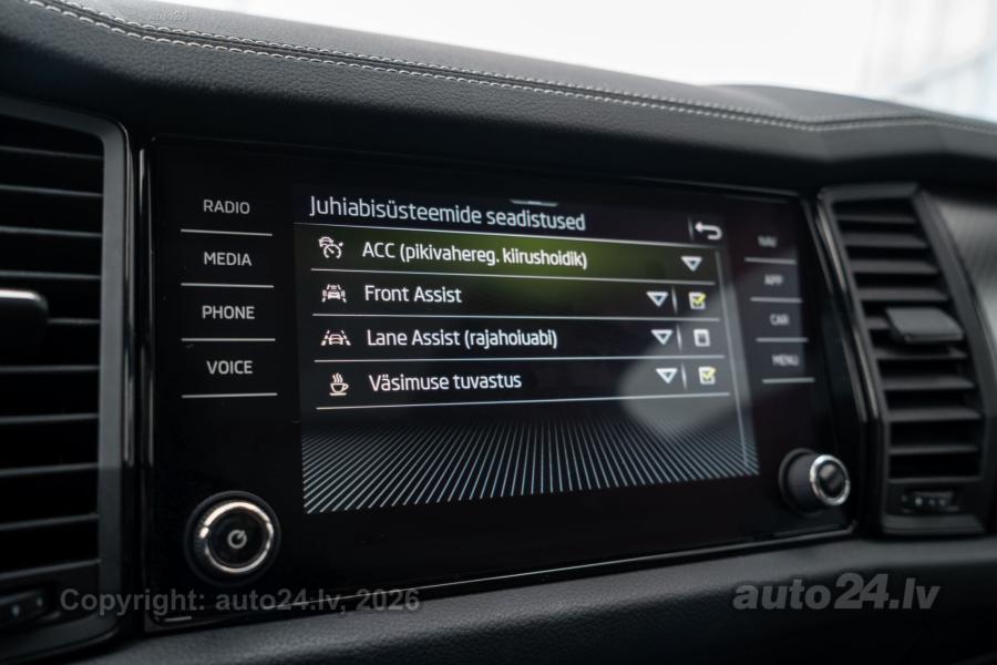 Melns Skoda Kodiaq 2022 Tartu, ar dzinēja tilpumu 2.00 L un nobraukumu 62 tūkst. km par 37900 €, foto 29 vietnē AUTOMOTO.COM.LV