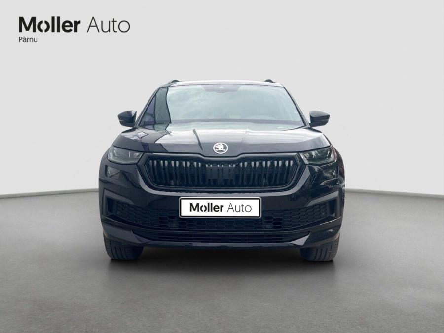 Melns Skoda Kodiaq 2022 Pērnava, ar dzinēja tilpumu 2.00 L un nobraukumu 162 tūkst. km par 29850 €, foto 4 vietnē AUTOMOTO.COM.LV