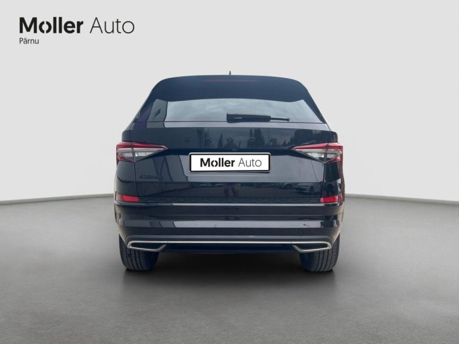 Melns Skoda Kodiaq 2022 Pērnava, ar dzinēja tilpumu 2.00 L un nobraukumu 162 tūkst. km par 29850 €, foto 5 vietnē AUTOMOTO.COM.LV