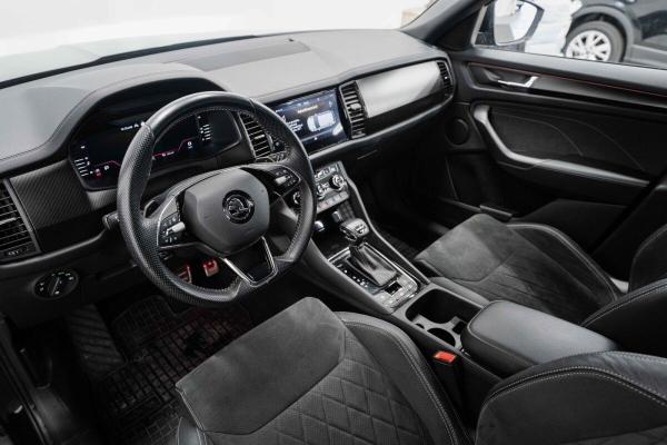 Черный Шкода Kodiaq 2023 в Таллин, объемом двигателя 2.00 л и пробегом 156 тыс. км за 33300 €, фото 8 на AUTOMOTO.COM.LV